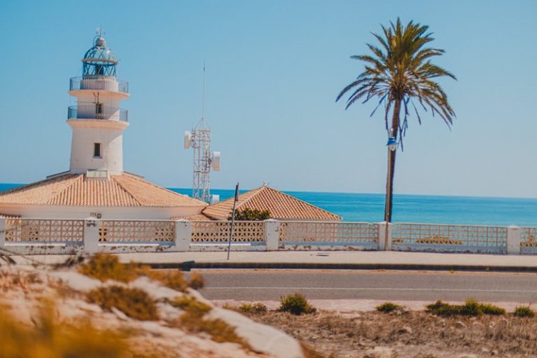 El faro, un lugar icónico en el turismo de Cullera (6ª parte) – Los ...