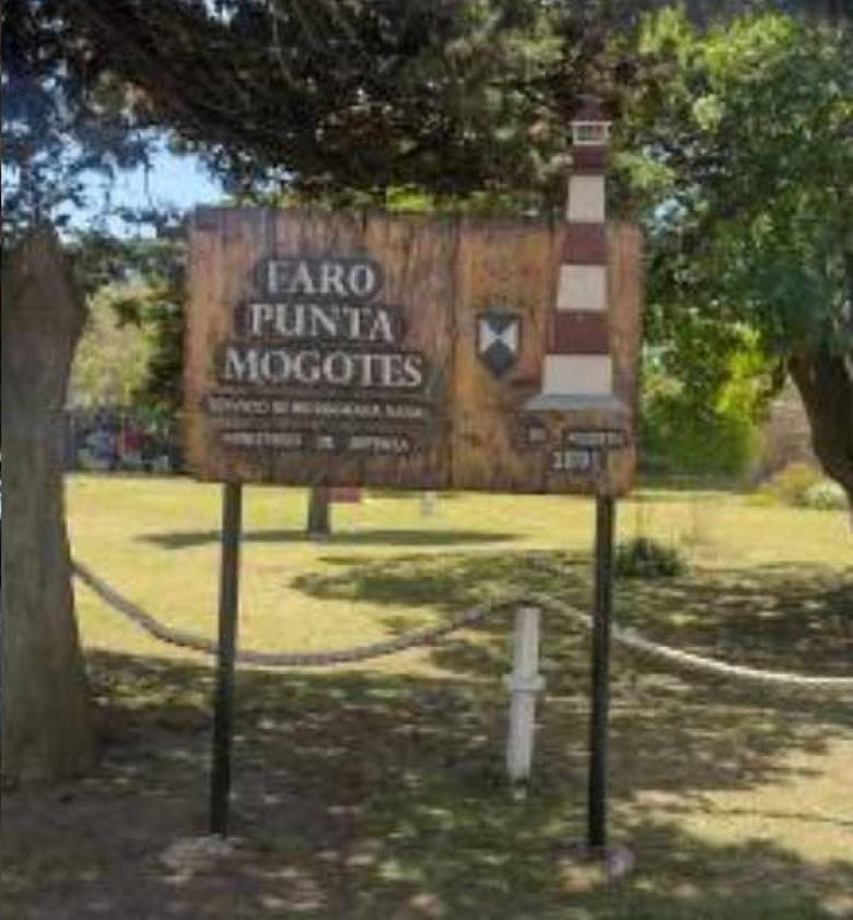 El faro Punta Mogotes por Mariel Pérez – Los Faros del Mundo