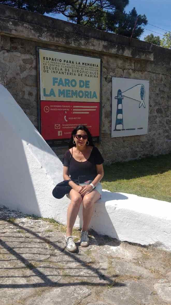 El faro Punta Mogotes por Mariel Pérez – Los Faros del Mundo